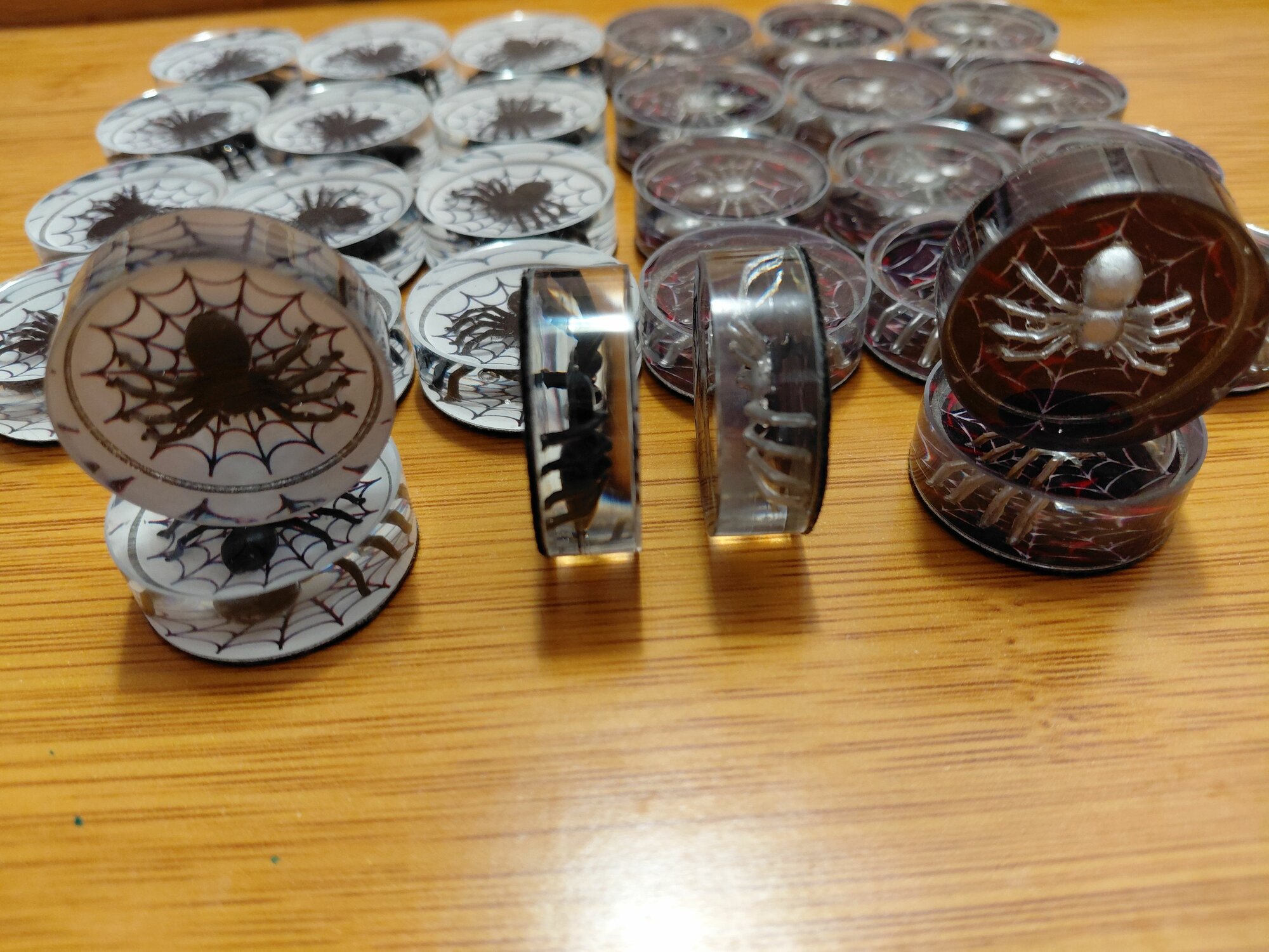 Фишки для нард "Паук в объёме"