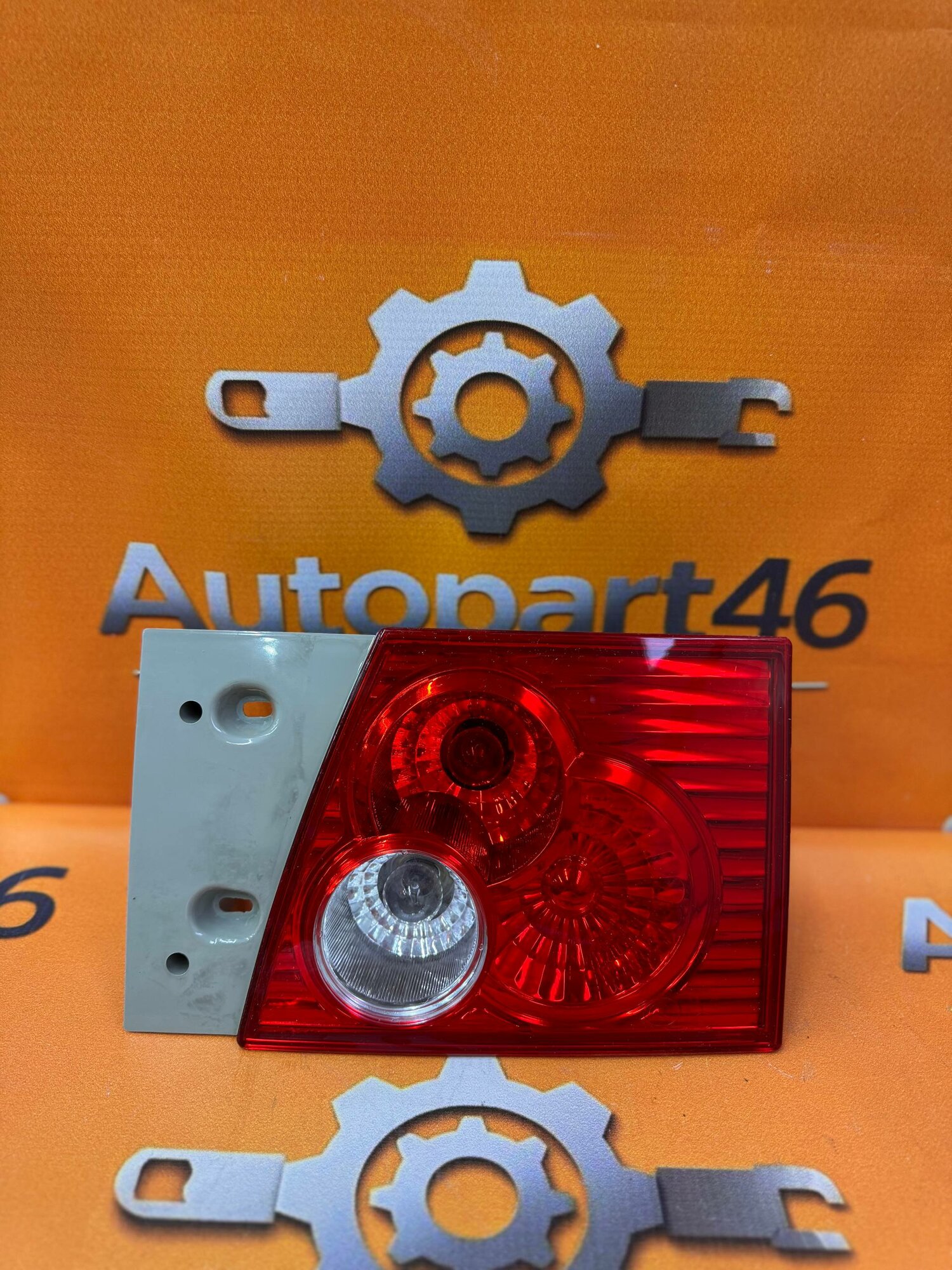 Фонарь правый в крышку багажника Чери Амулет Amulet оригинал