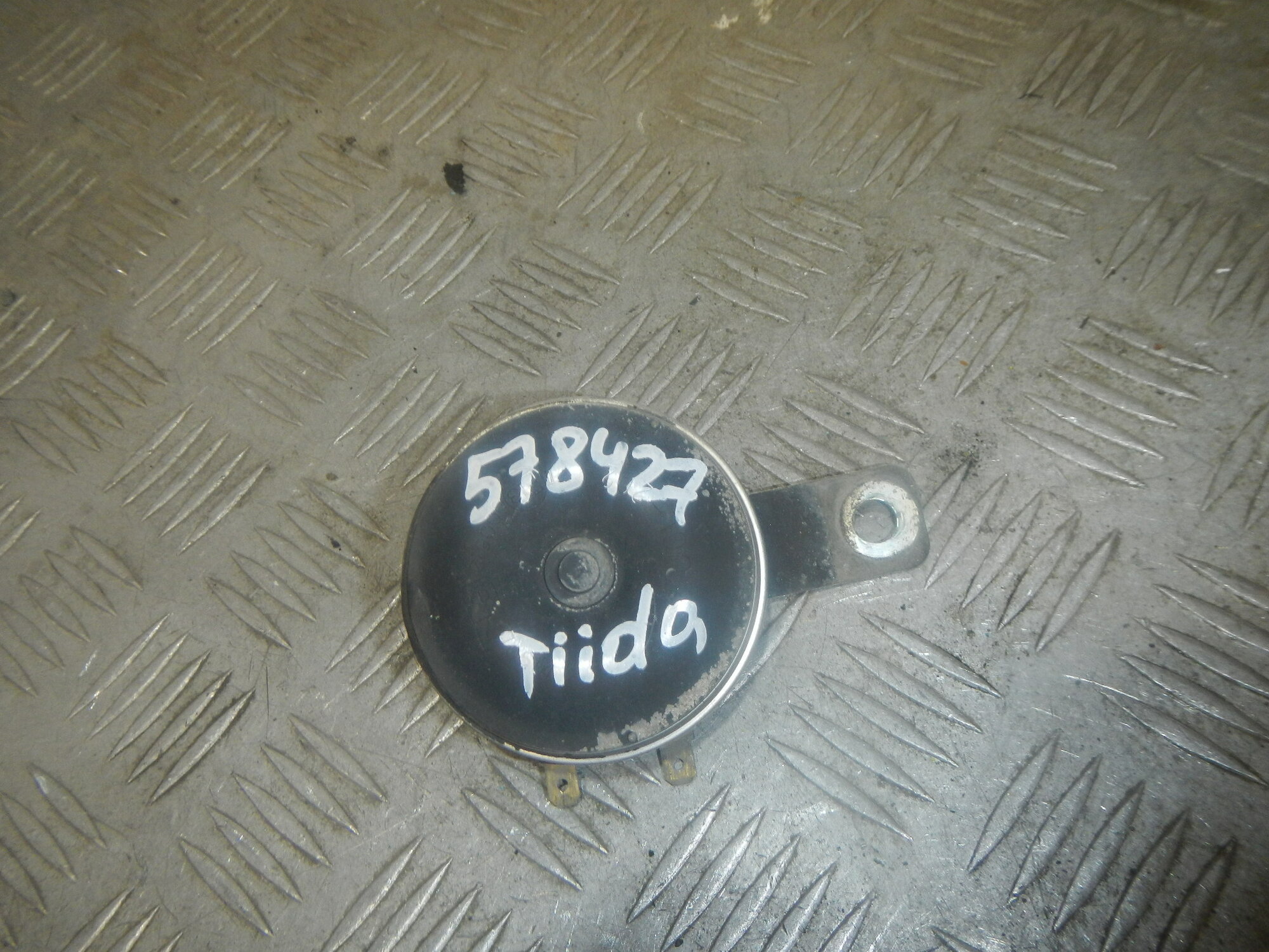 Б/У Сигнал звуковой, Nissan (Ниссан)-TIIDA (C11) (07-) NISSAN TIIDA (C11) (07-) Без видимых повреждений. 578427 NISSAN а...