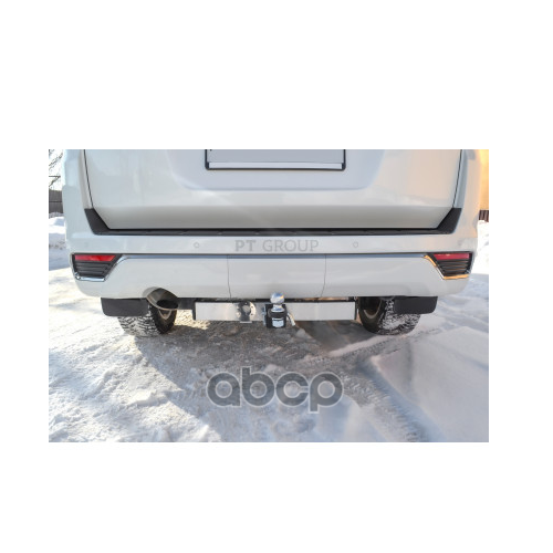 Фаркоп с нержавеющей накладкой Toyota Land Cruiser 300 2021- съемное крепление шара под американский квадрат PT Group арт. TL.