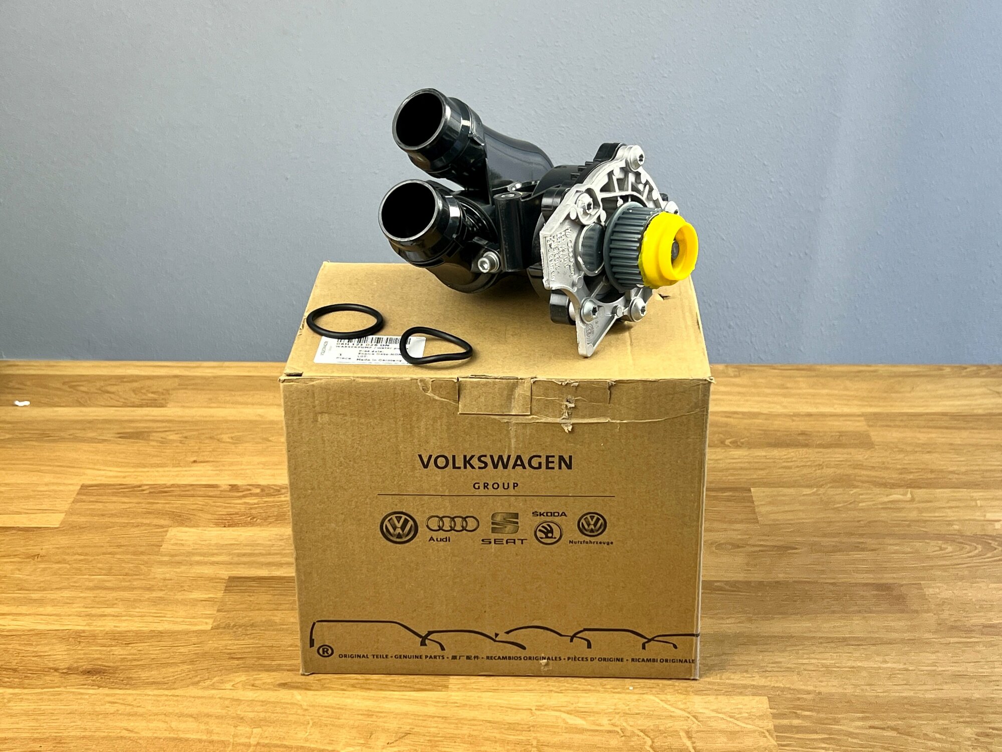 Водяной насос с термостатом для Audi, Seat и Skoda VAG 06h121026DN