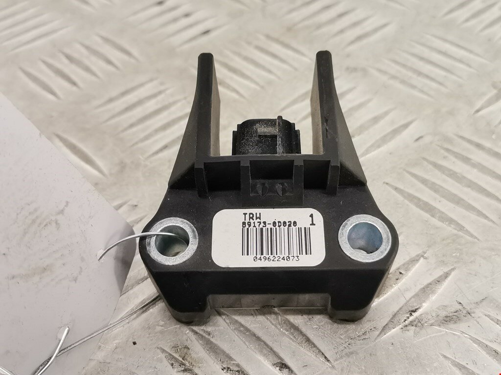 Датчик удара Toyota Yaris 2 8917309380 арт. 1479585