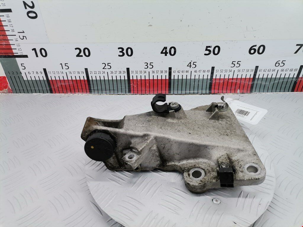 Кронштейн (крепление лапа) двигателя BMW 3-Series (E90/E91/E92/E93) 22116760315 арт. 1753230