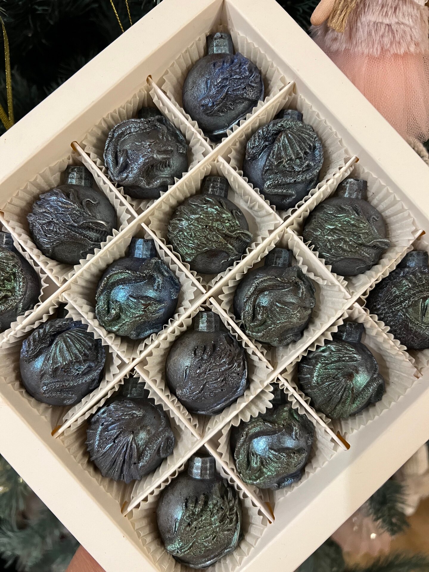 Шоколадный набор "Конфеты на новый год" №14- Дракон, молочный шоколад, ручная работа