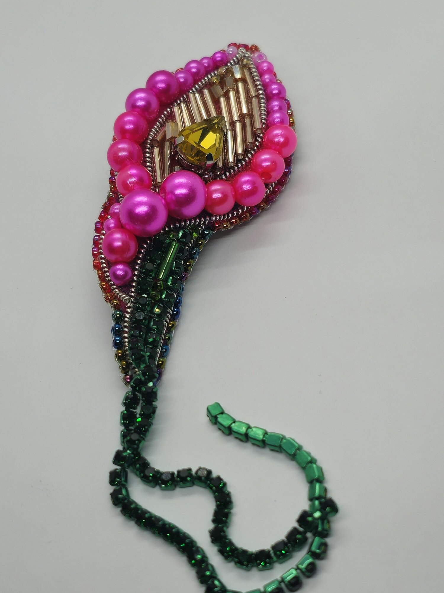 Брошь, стразы