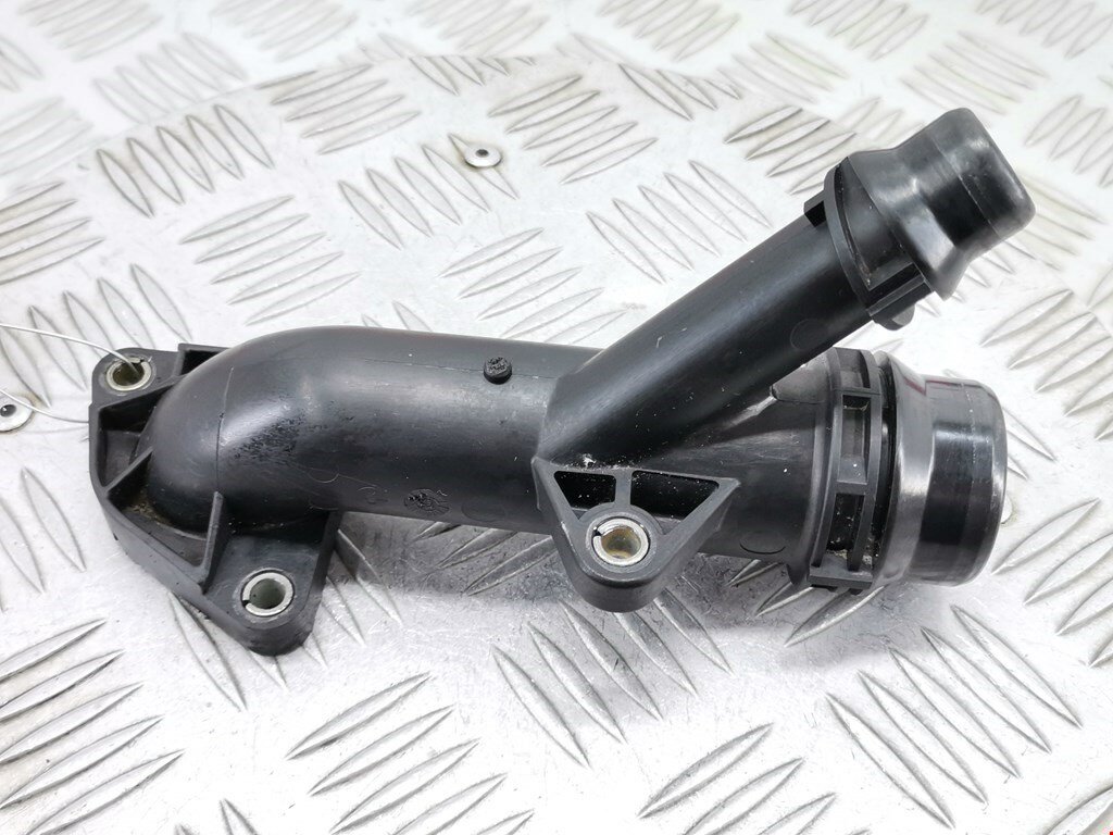 Фланец (штуцер системы охлаждения тройник) BMW 3-Series (E46) 11537560130 арт. 1886174