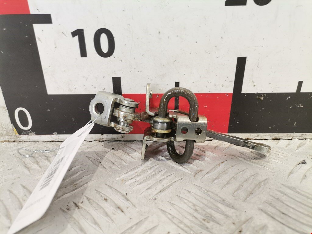 Ограничитель открывания двери задней Opel Omega B 90494807 арт. 1505804