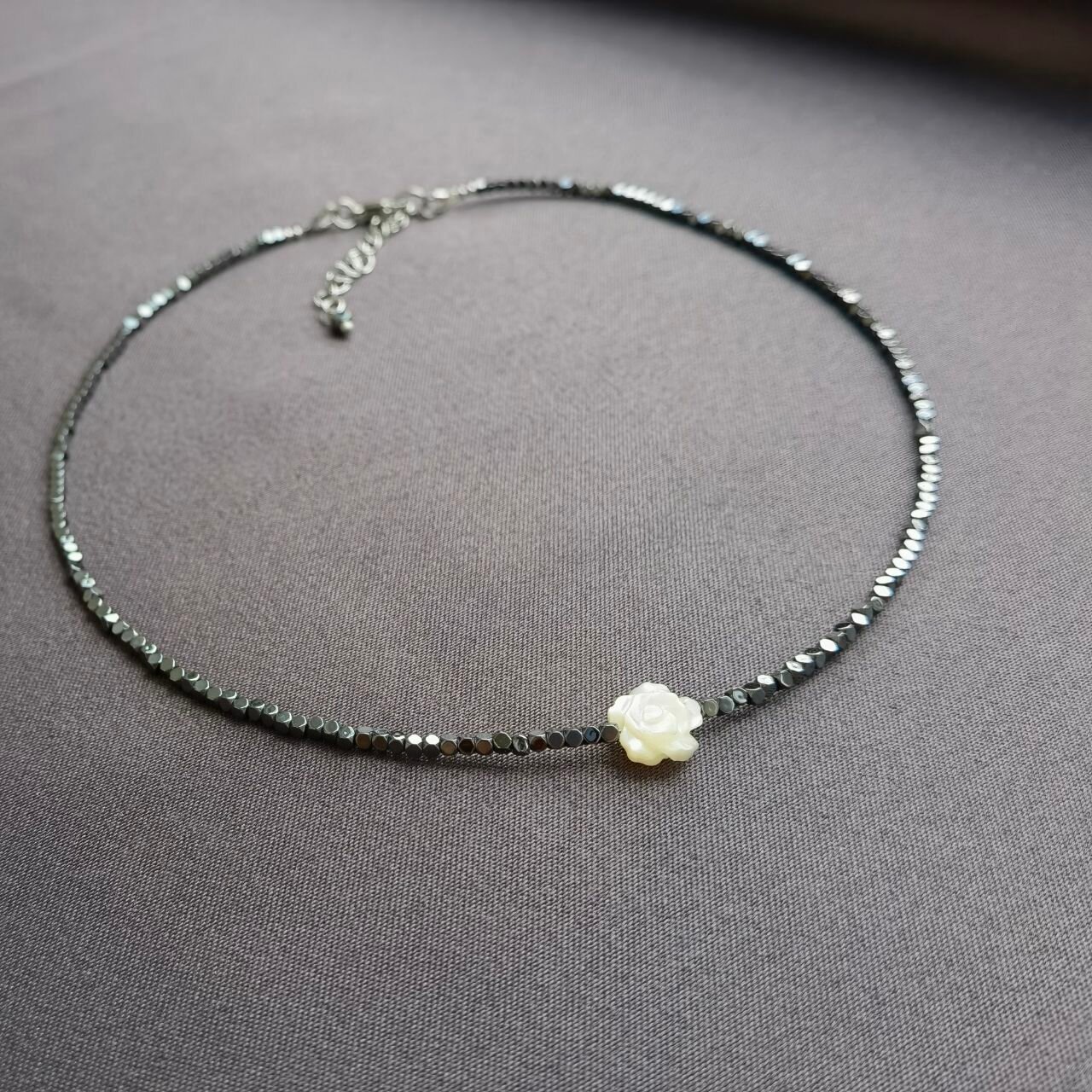 Серьги, гематит, перламутр