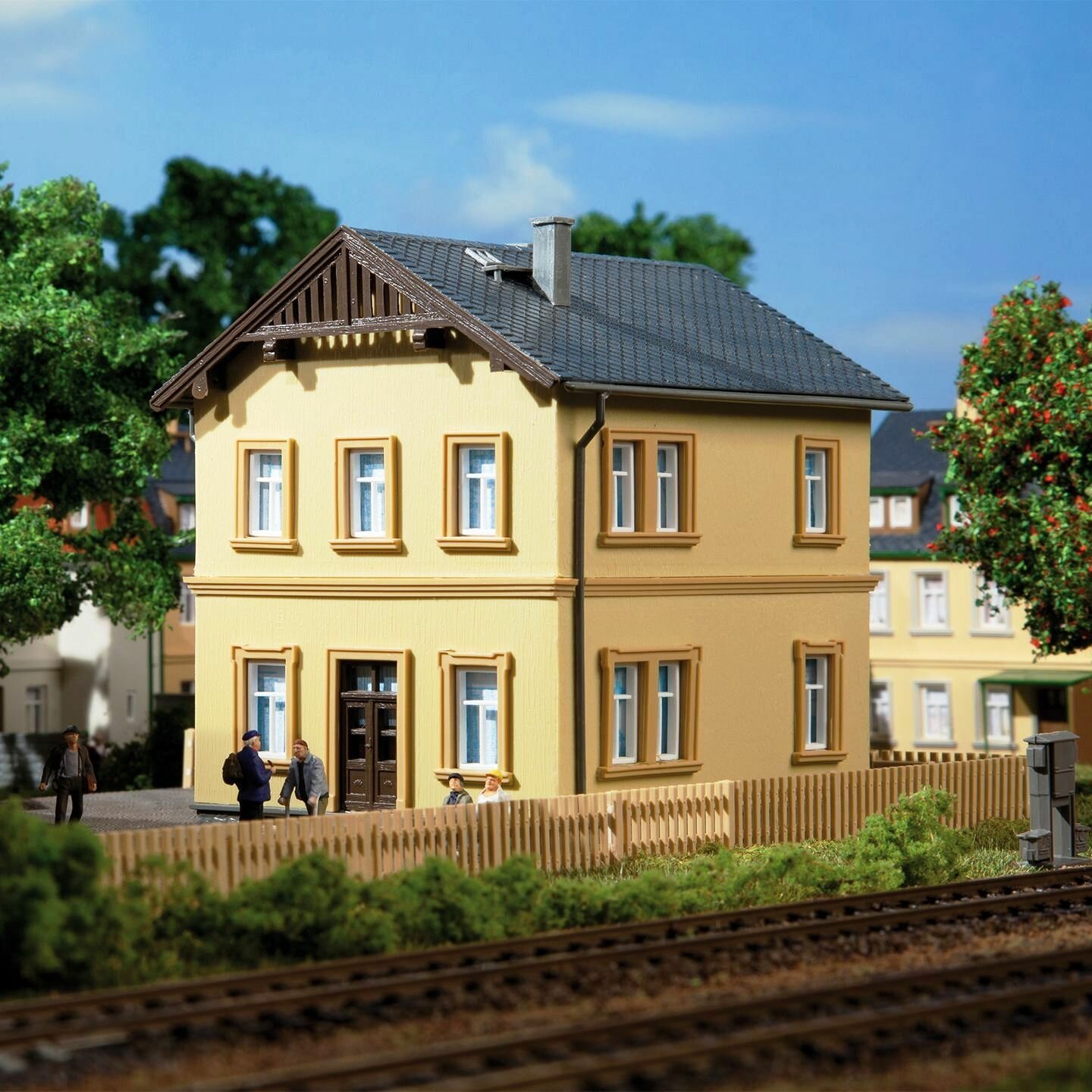 11349 Auhagen элемент жд Здание отдела эксплуатации железных дорог H0 1:87 16,5мм