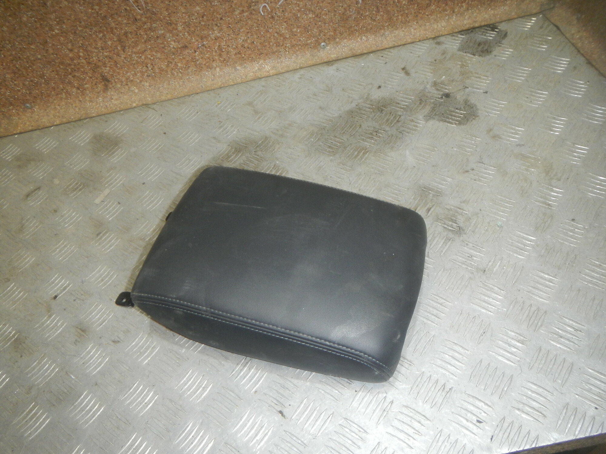 Б/У Подлокотник, Haval (Хавейл)-F7 (19-) Haval F7 (19-24) Потертости. 539557 HAVAL арт. 5305124XKQ41A