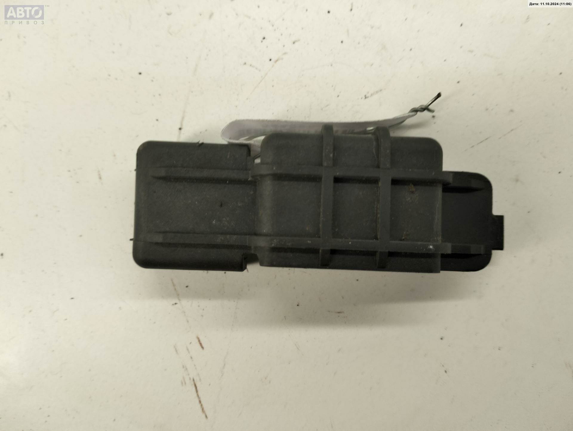 Кронштейн радиатора Volkswagen Passat B5+ (GP)