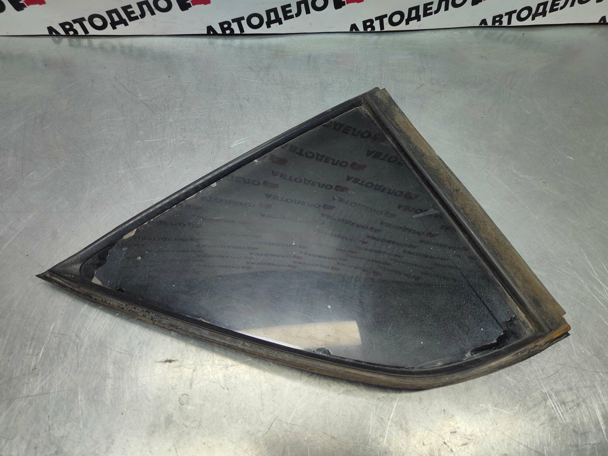 Форточка двери задняя правая Lancer 8 (CK1A) 99 г.