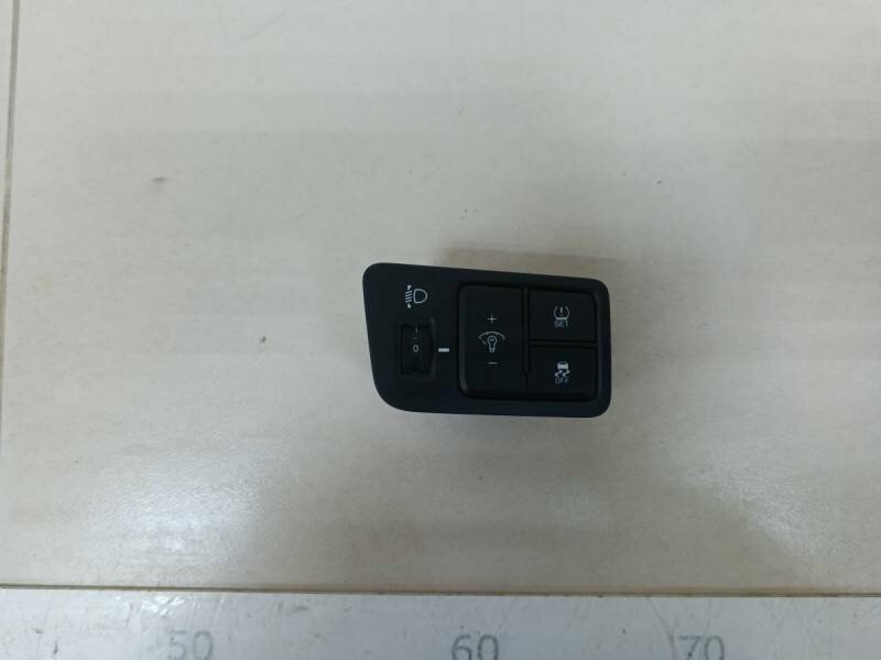 Блок кнопок Hyundai Solaris 2020 кат.номер: 93300H5CA0 93300H5CA0TRY