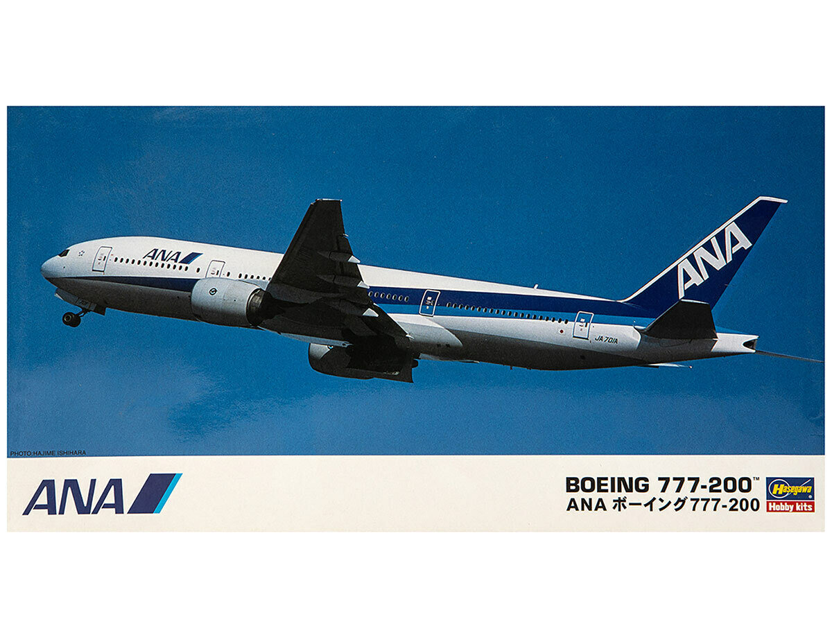 Сборная модель. Пассажирский самолет ANA Boeing 777-200 1:200 10704