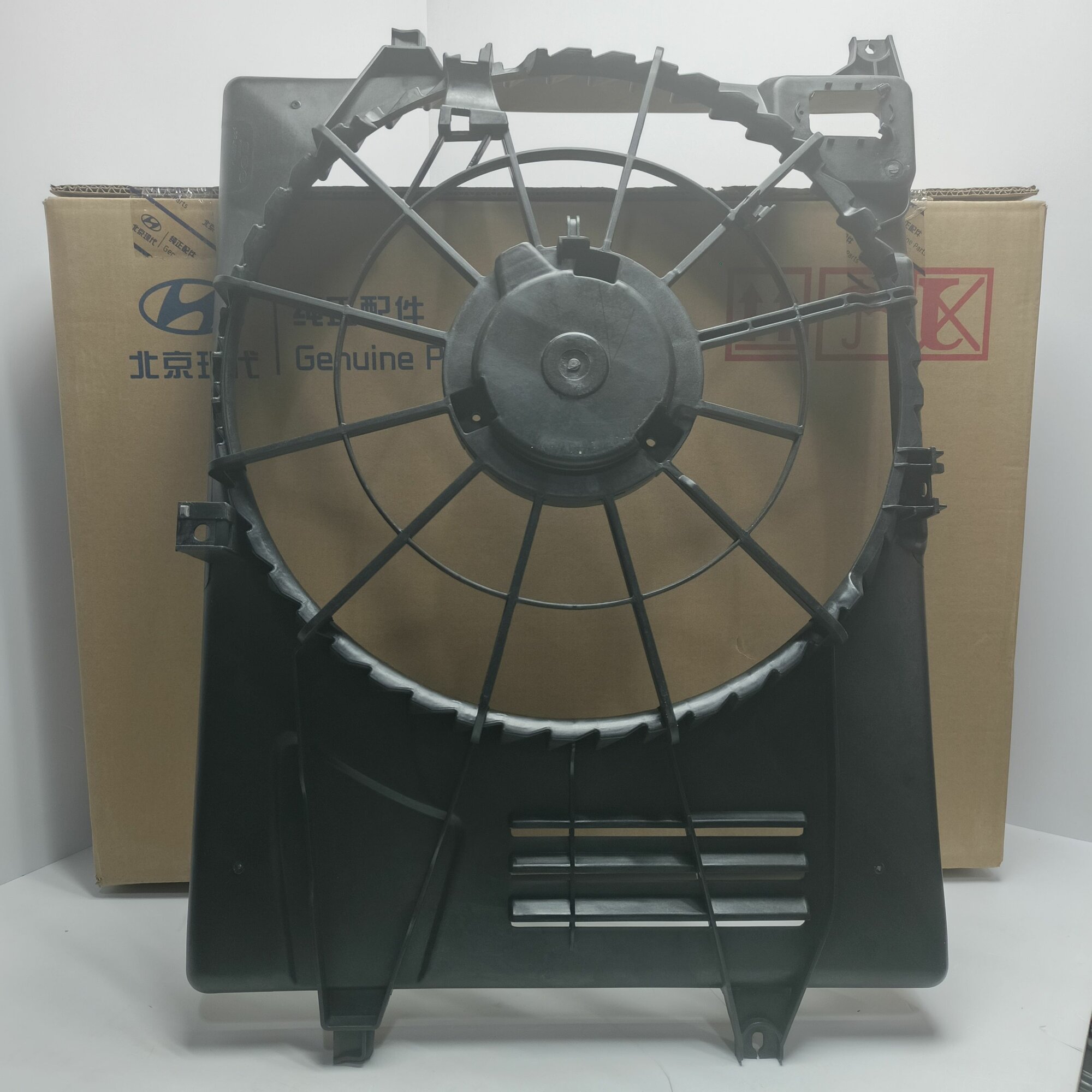 Кожух радиатора 25350D7600 Hyundai-KIA