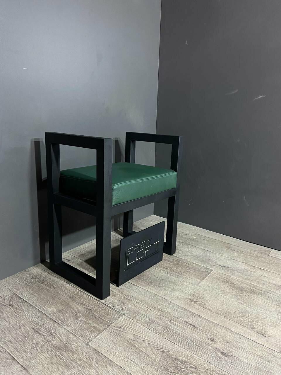 Банкетка "EasyLOFT" в стиле лофт, каркас из профиля 40х40, подушка из натуральной кожи с наполнителем из кокосовой койры