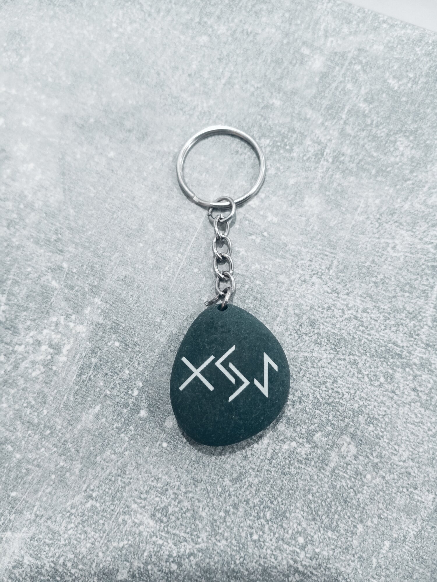 Рунический оберег брелок на Здоровье и Исцеление на натуральном камне