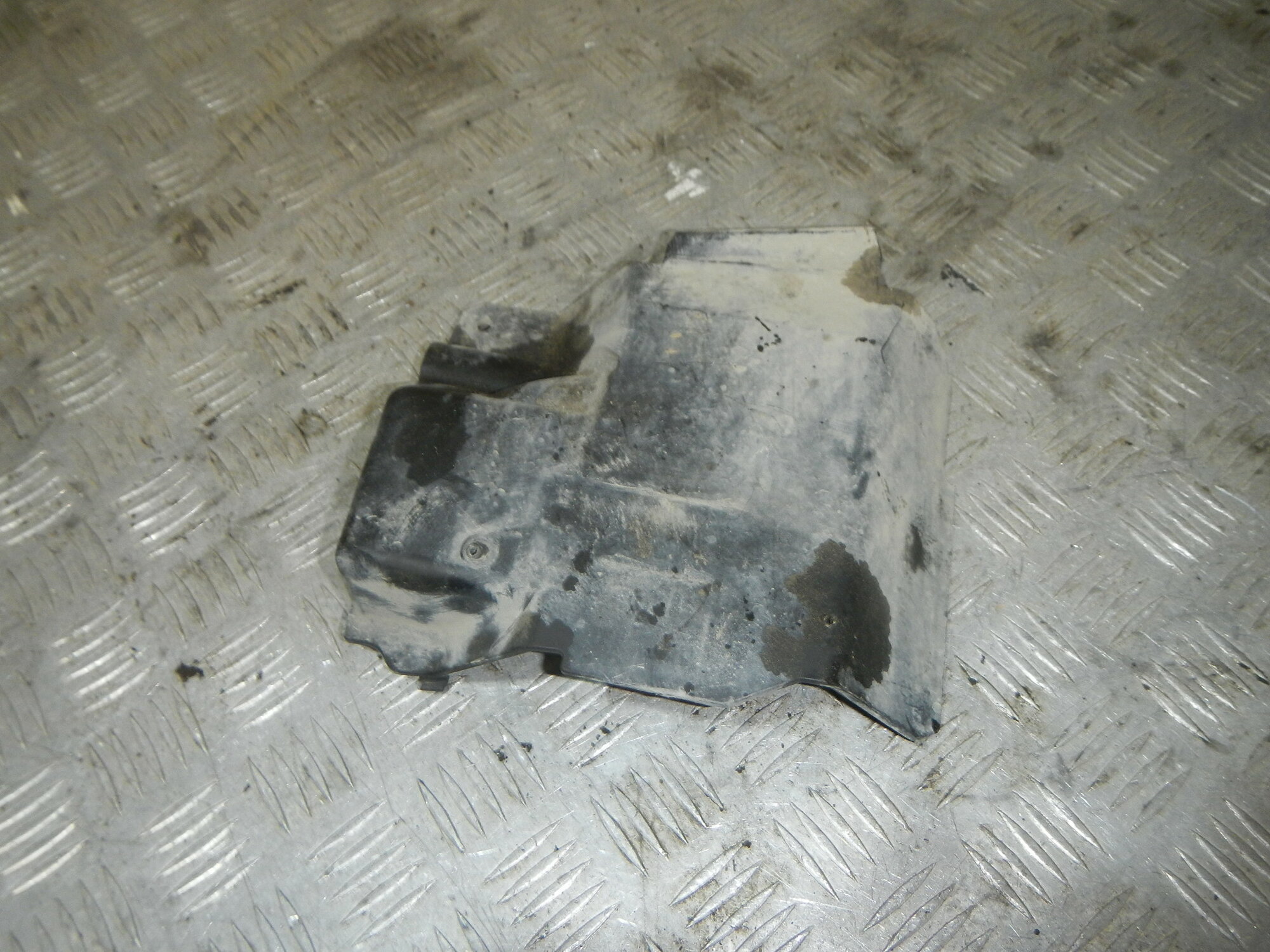 Б/У Крышка блока управления двигателем, Ford (Форд)-FOCUS 2 (05-08) FORD FOCUS 2 (05-08) Сломано крепление,2 следа от са...