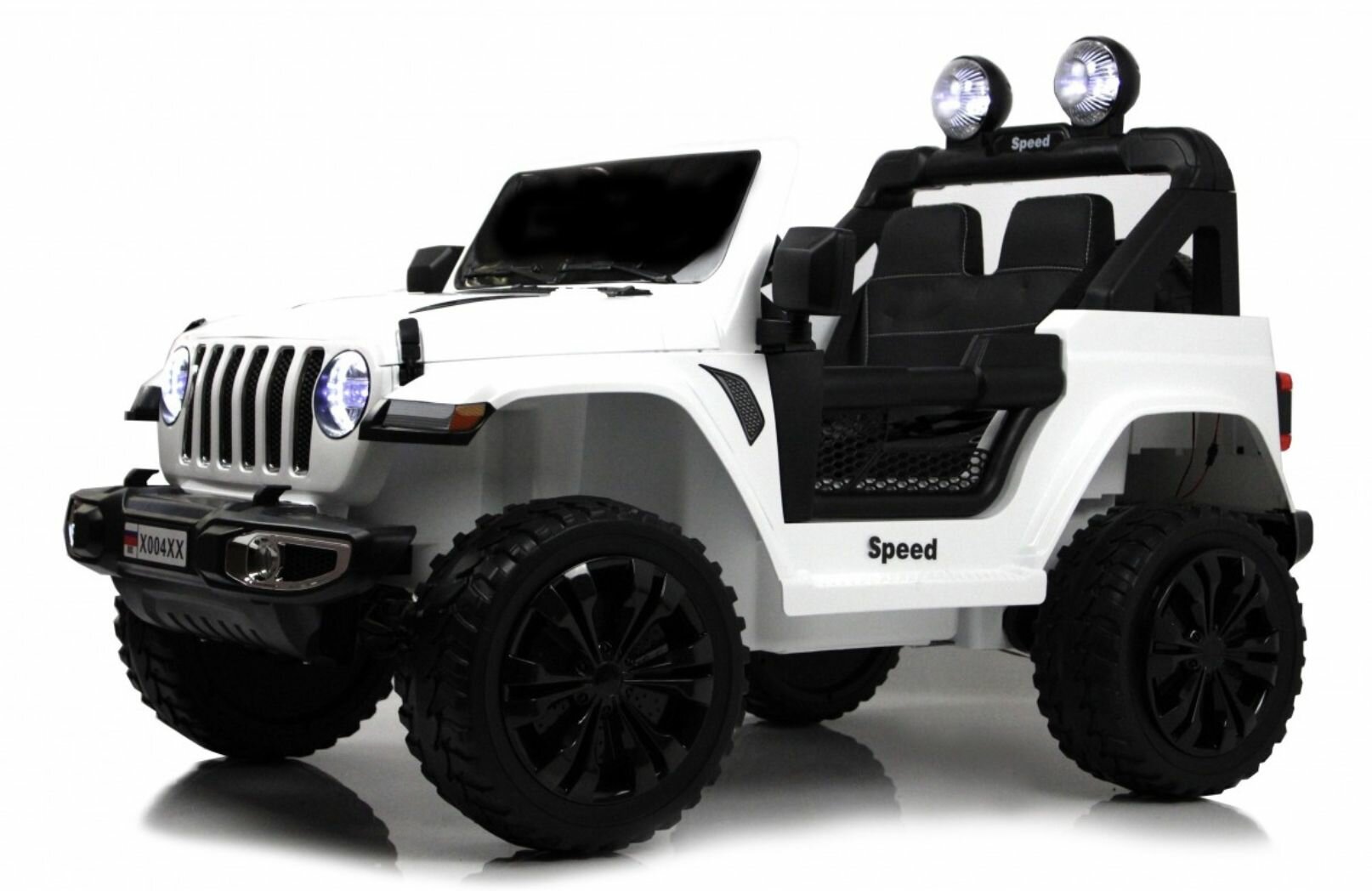 Детский электромобиль RiverToys X004XX с дистанционным управлением, полноприводный, одноместный белый