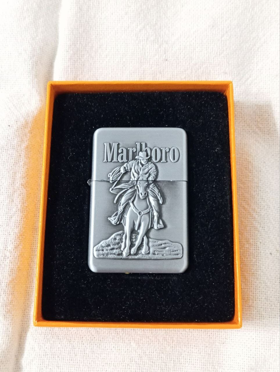 Подарочная зажигалка с турбо пламенем Marlboro, пустая