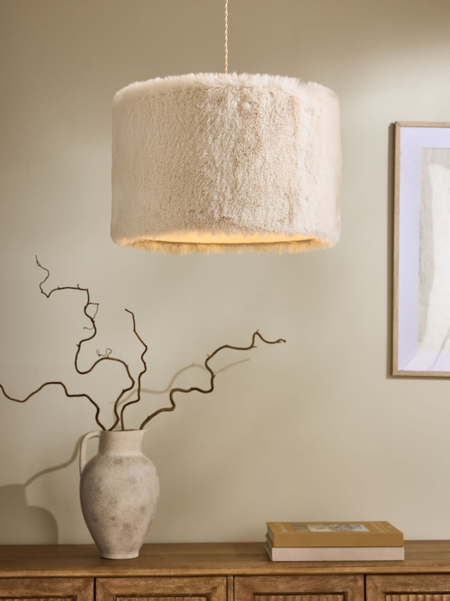 Легко устанавливаемый абажур NEXT из искусственного меха 24х36 см