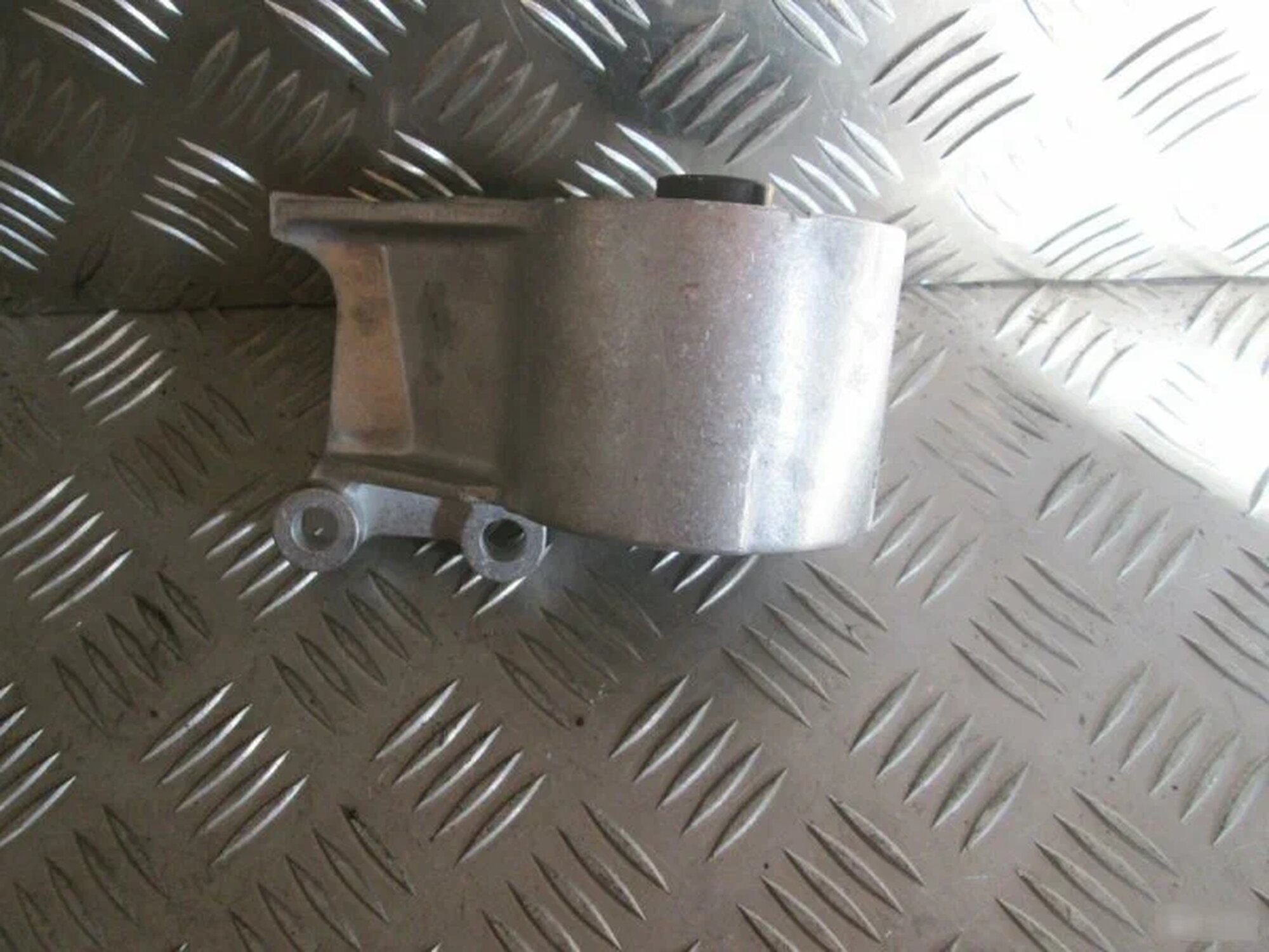 Подушка двигателя JP Group 701399201AG, для Volkswagen Transporter, задняя