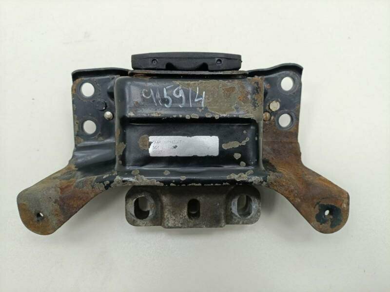 Опора двигателя левая Skoda Octavia A7 2013 кат.номер: 5Q0199555R