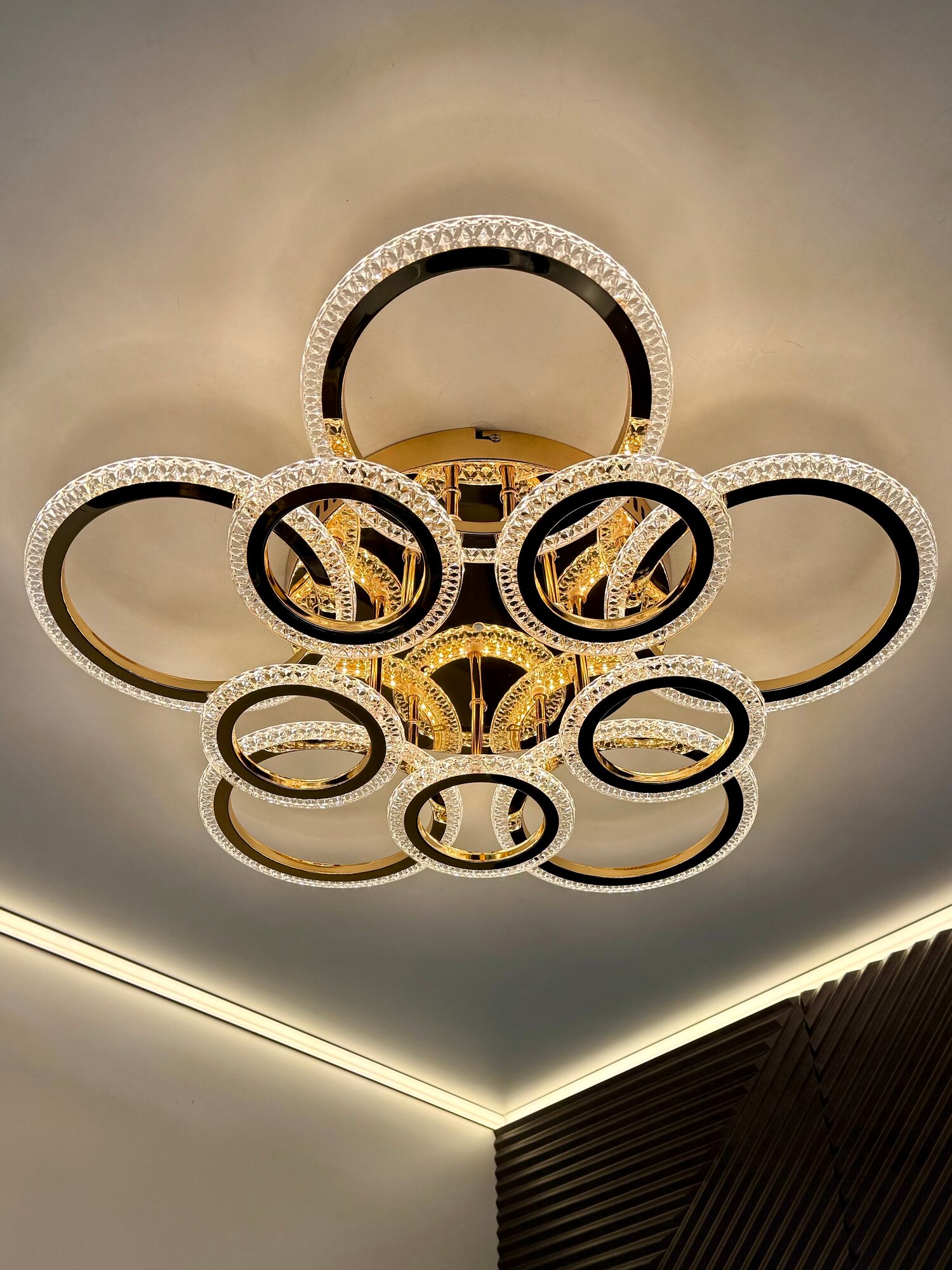 Люстра потолочная светодиодная с пультом, золотая, 160Вт, Свет Столицы