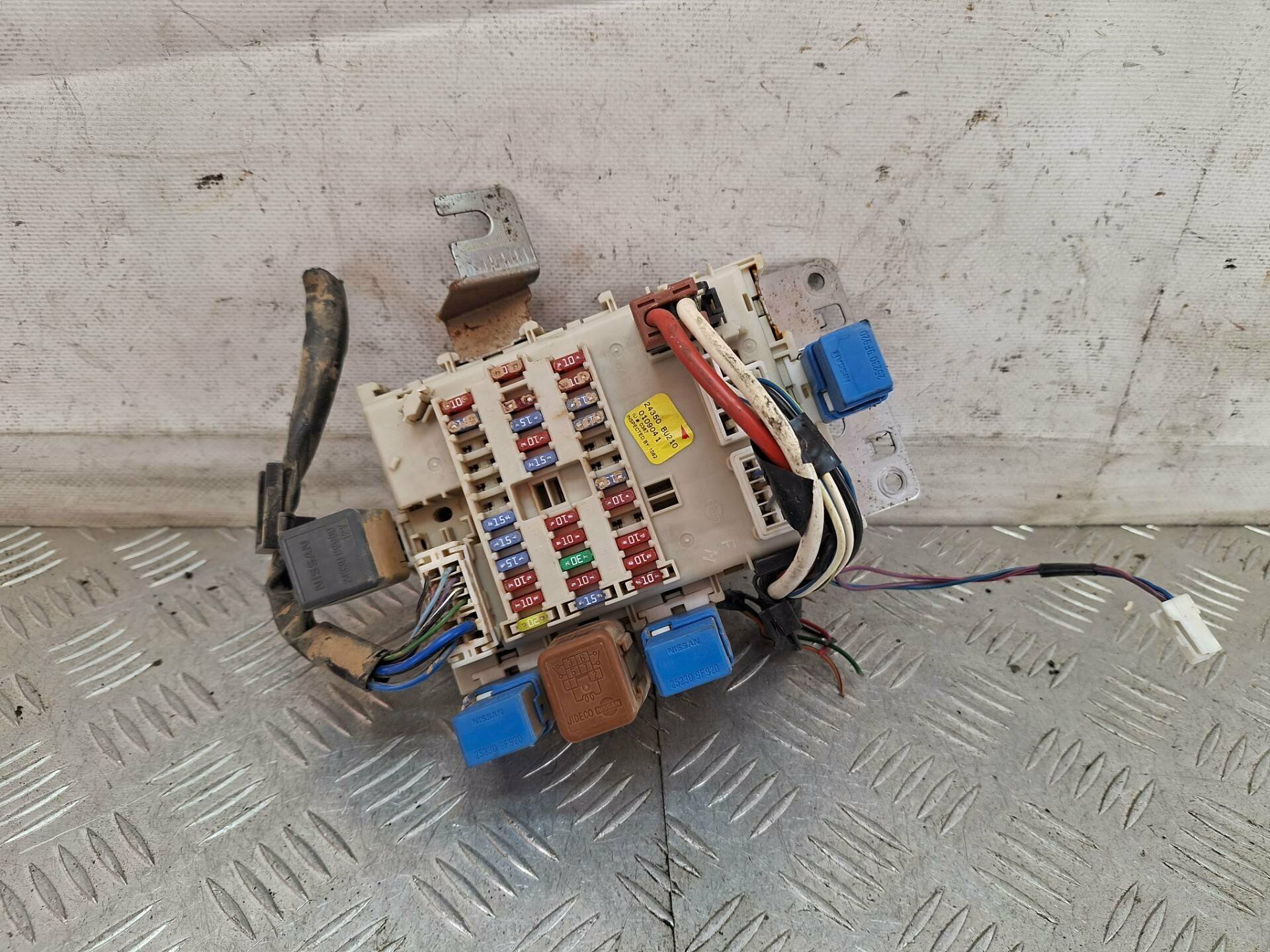 Блок предохранителей Nissan Almera Tino V10 2003 24350BU210