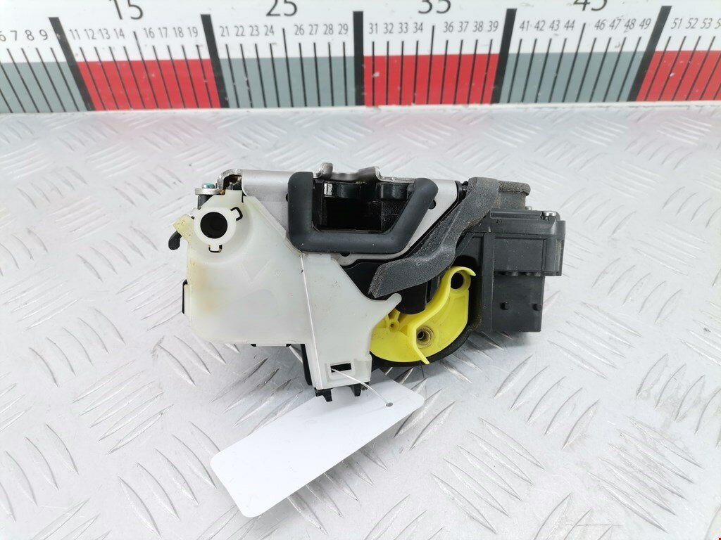 Замок двери передней левой Chevrolet Orlando 13579498 арт. 1959131