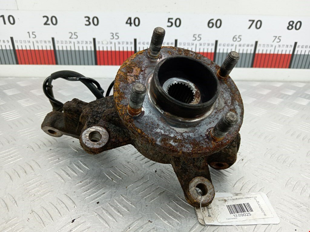 Ступица (кулак цапфа) передняя левая Ford Fiesta 6 1771021 арт. 1889025