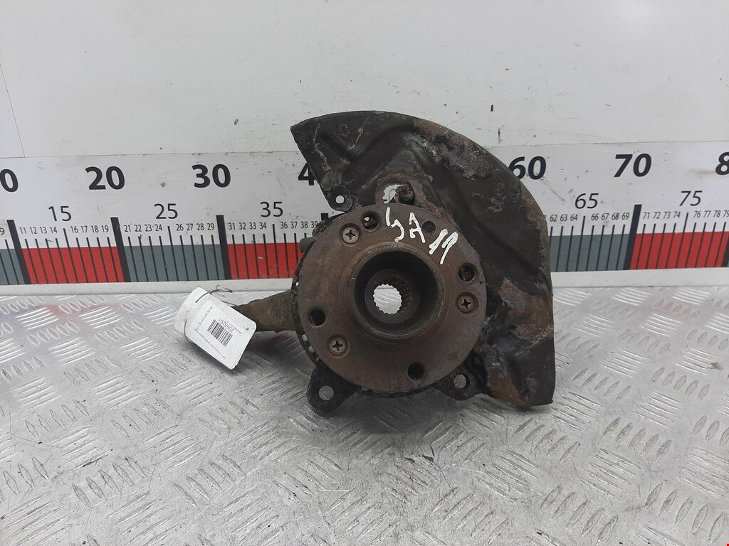 Ступица (кулак цапфа) передняя левая Volkswagen Golf 4 1J0407613G арт. 2065201