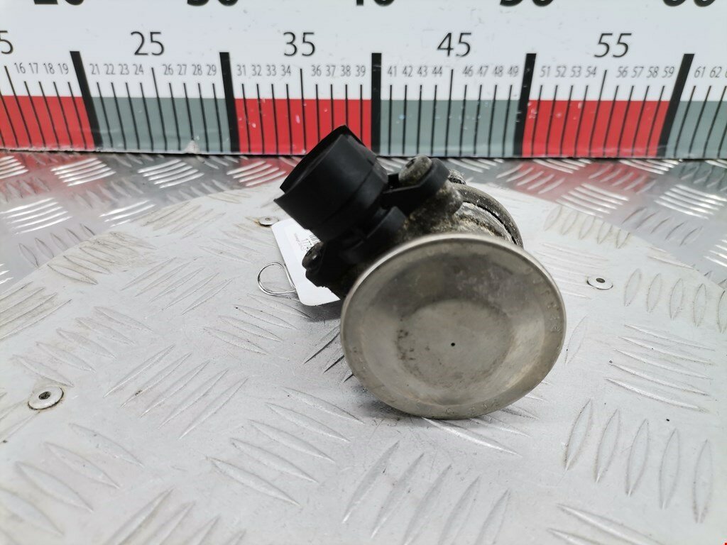 Клапан ЕГР EGR Volkswagen Golf 4 06A131351H арт. 1774522