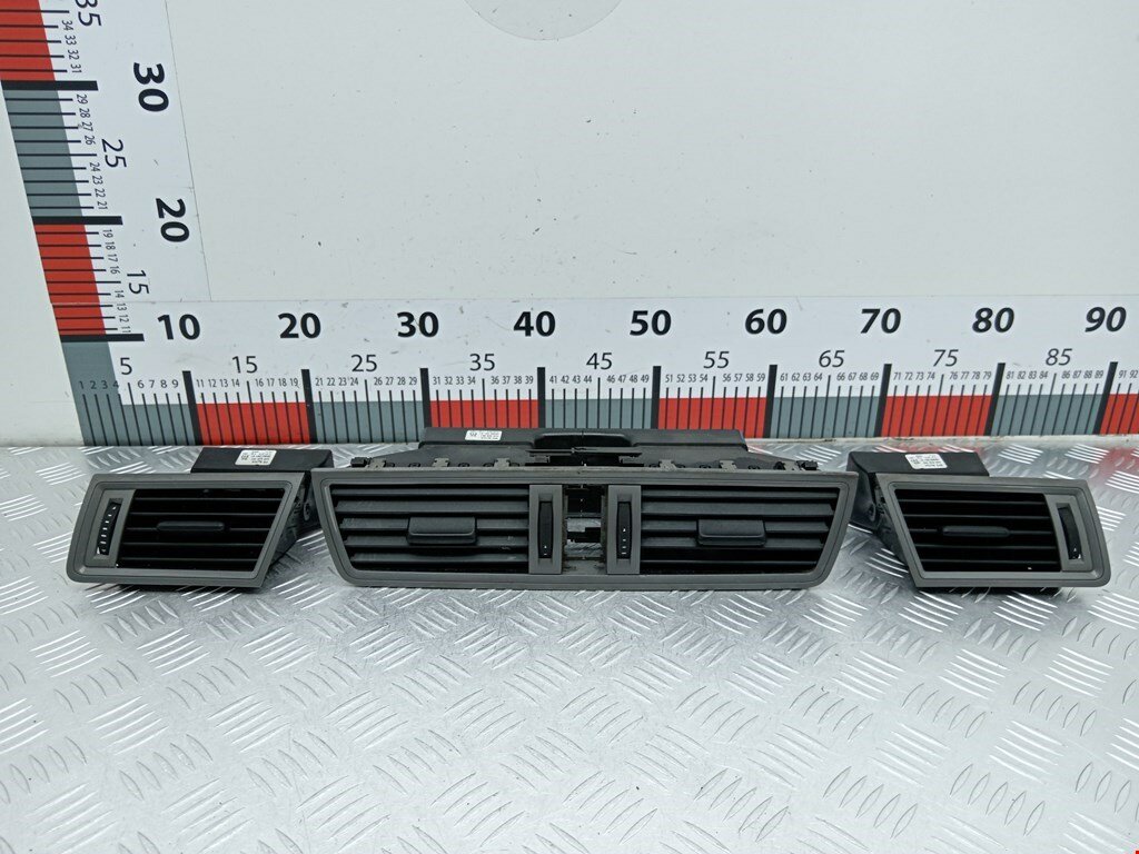 Дефлектор обдува салона Skoda Rapid 1 5JA819702 арт. 1821025