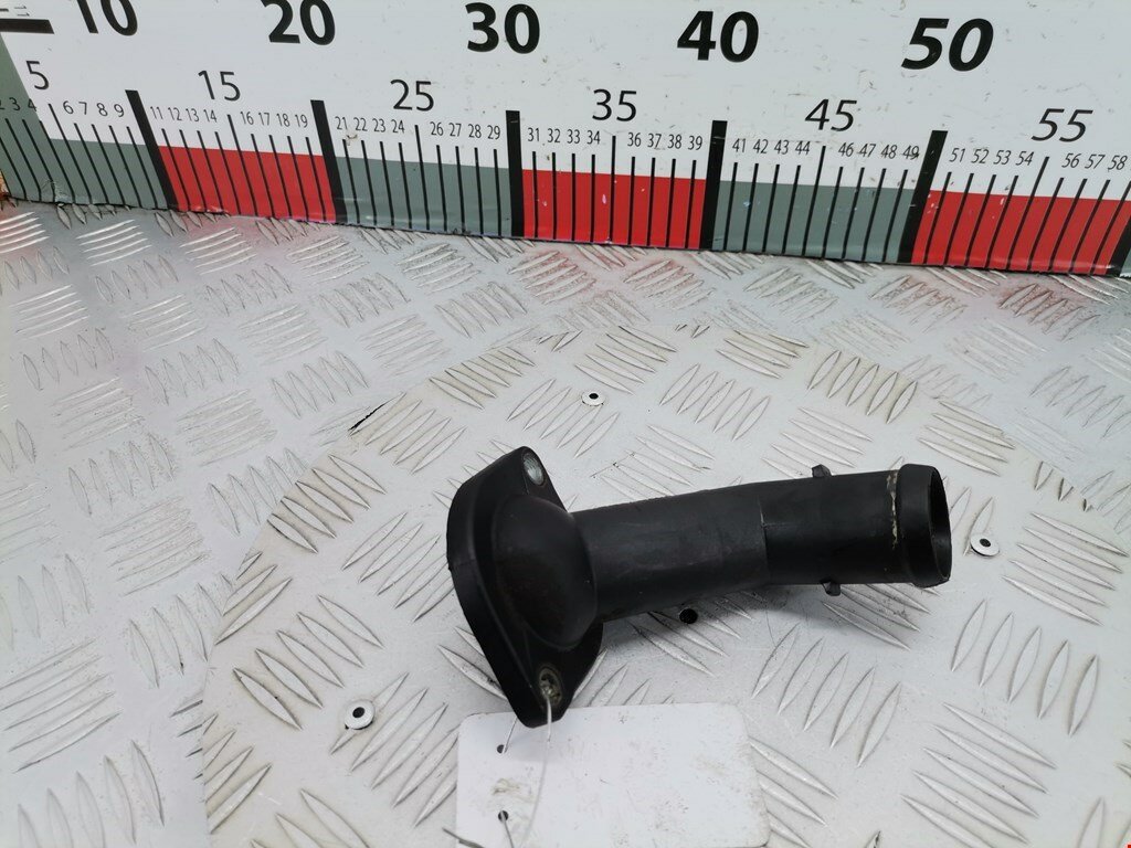 Корпус термостата Volkswagen Golf 4 06A121121C арт. 1808295