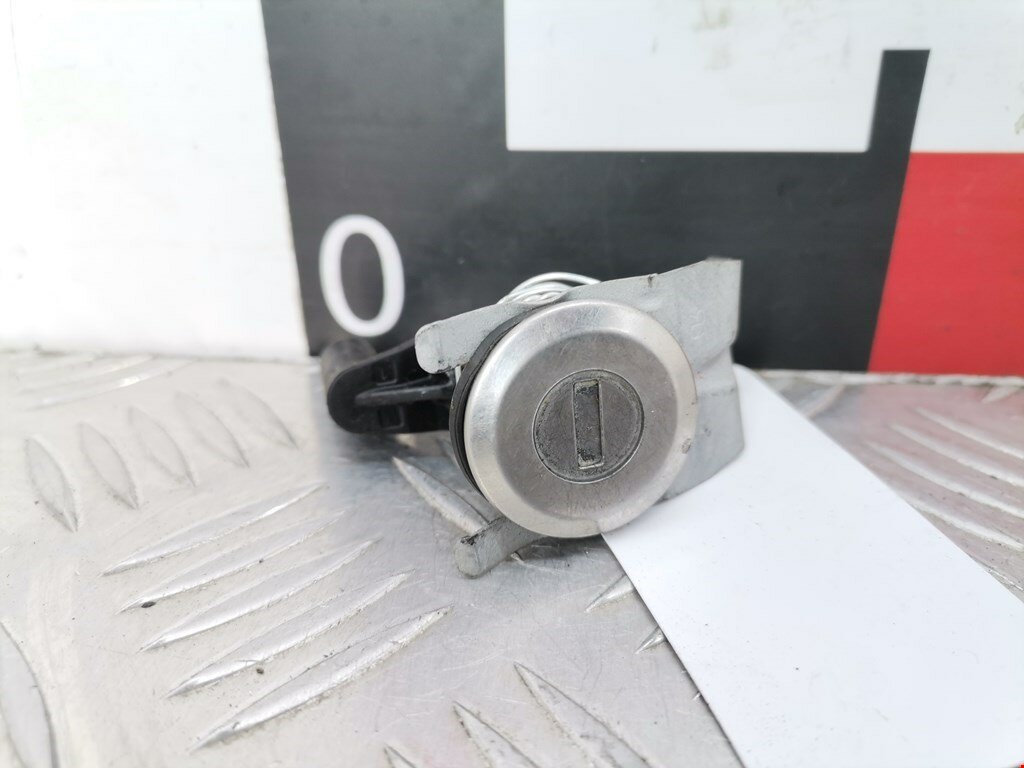Личинка дверного замка Renault Dokker 805027132R арт. 1660159