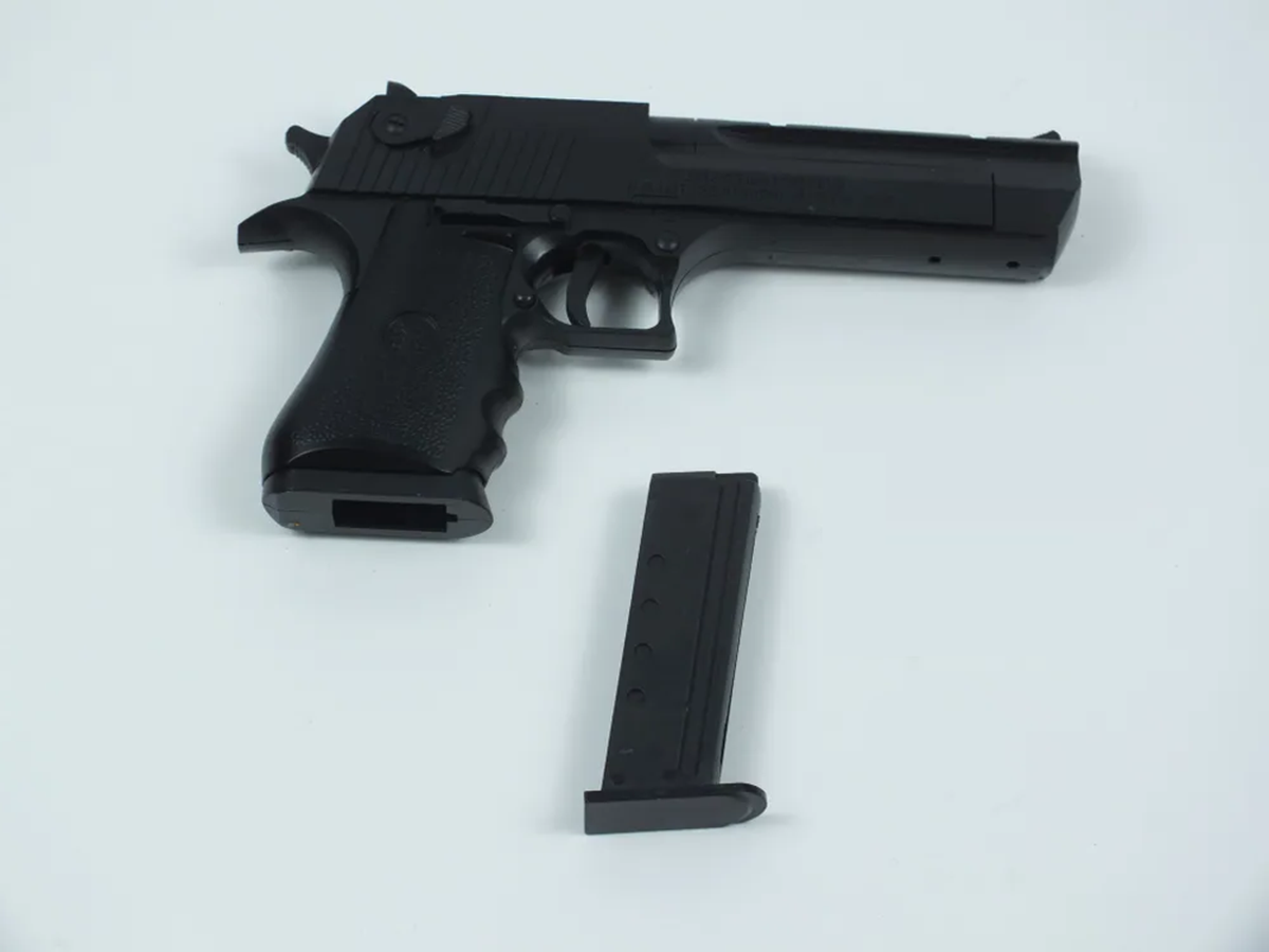 Пистолет игрушечный пневматический с металлическими элементами, стреляет шариками 6 мм, как настоящий, увесистый, черный