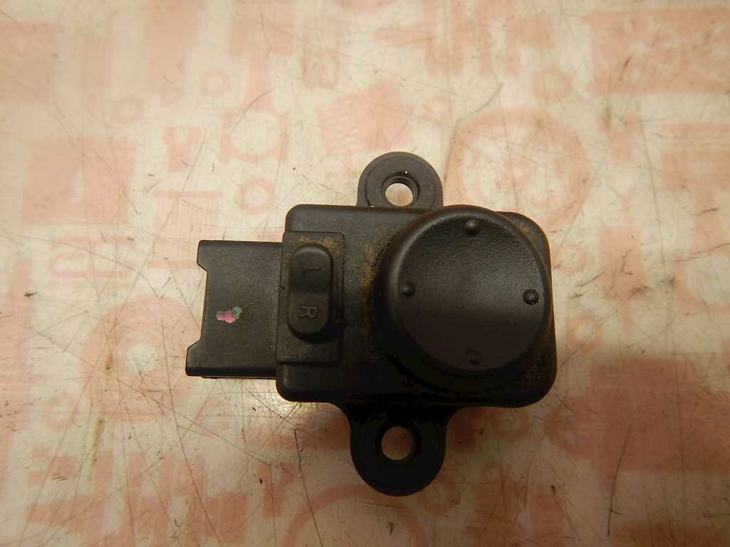 Джойстик регулировки зеркал Daewoo Tacuma 96447289 арт. 327525