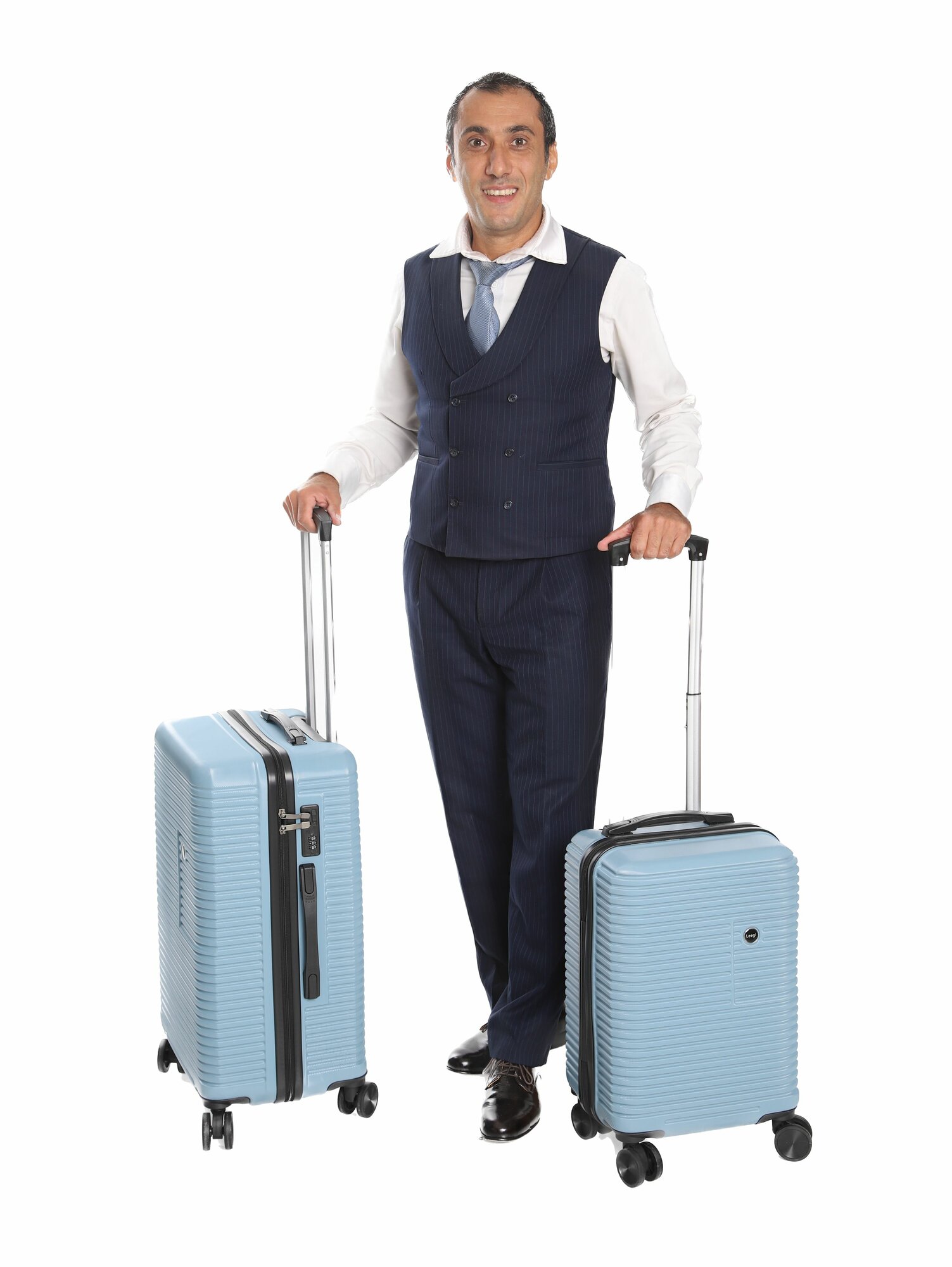 Комплект чемоданов 