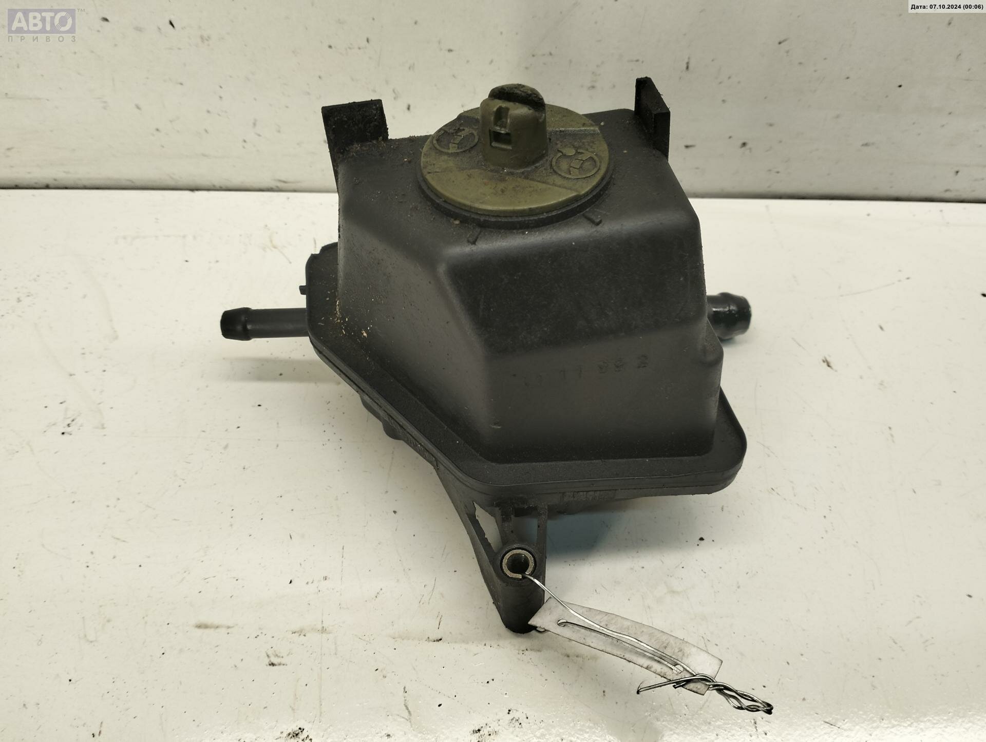 Бачок гидроусилителя Volkswagen Golf-4