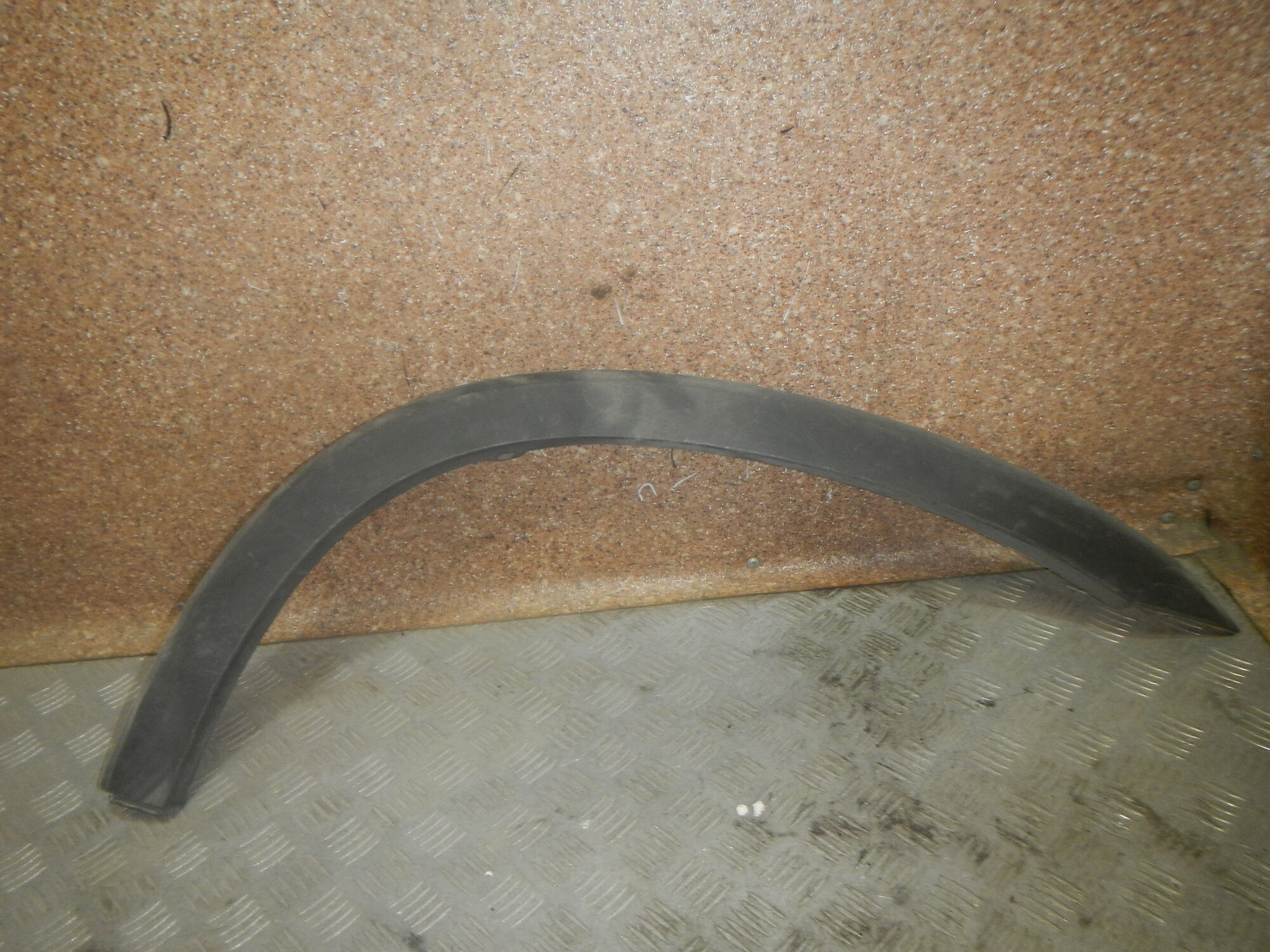 Б/У Накладка крыла заднего левого, KIA (Киа)-SORENTO (09-20) KIA SORENTO (09-20) Царапины, трещина на креплениях. 558170...