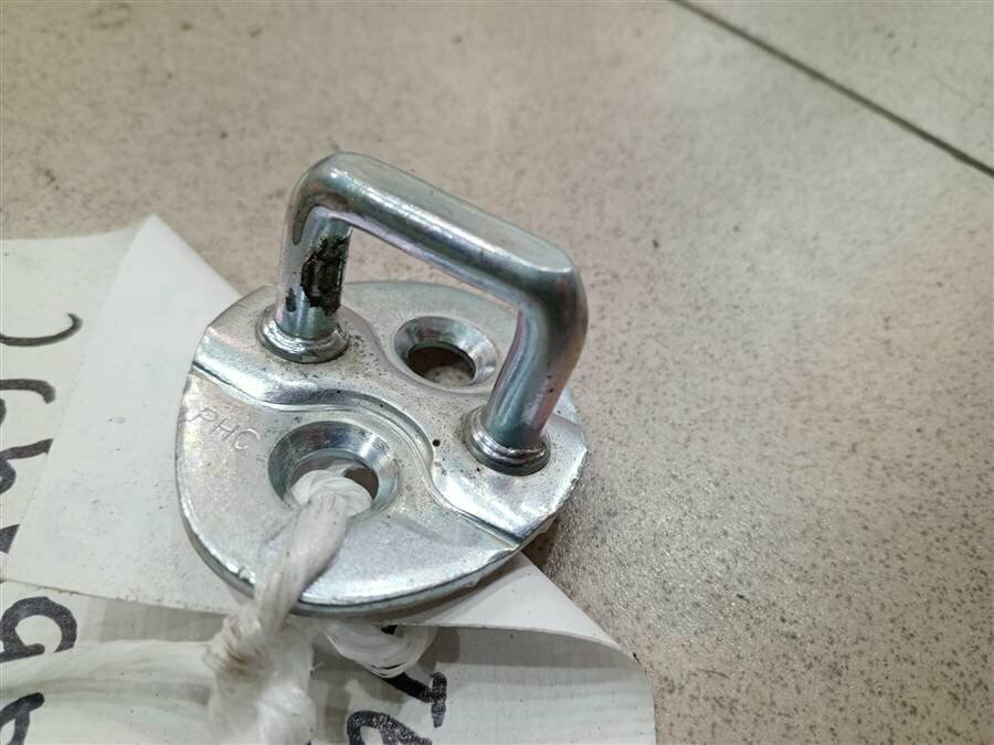 Ответная часть замка двери от Kia Ceed 2012-2018