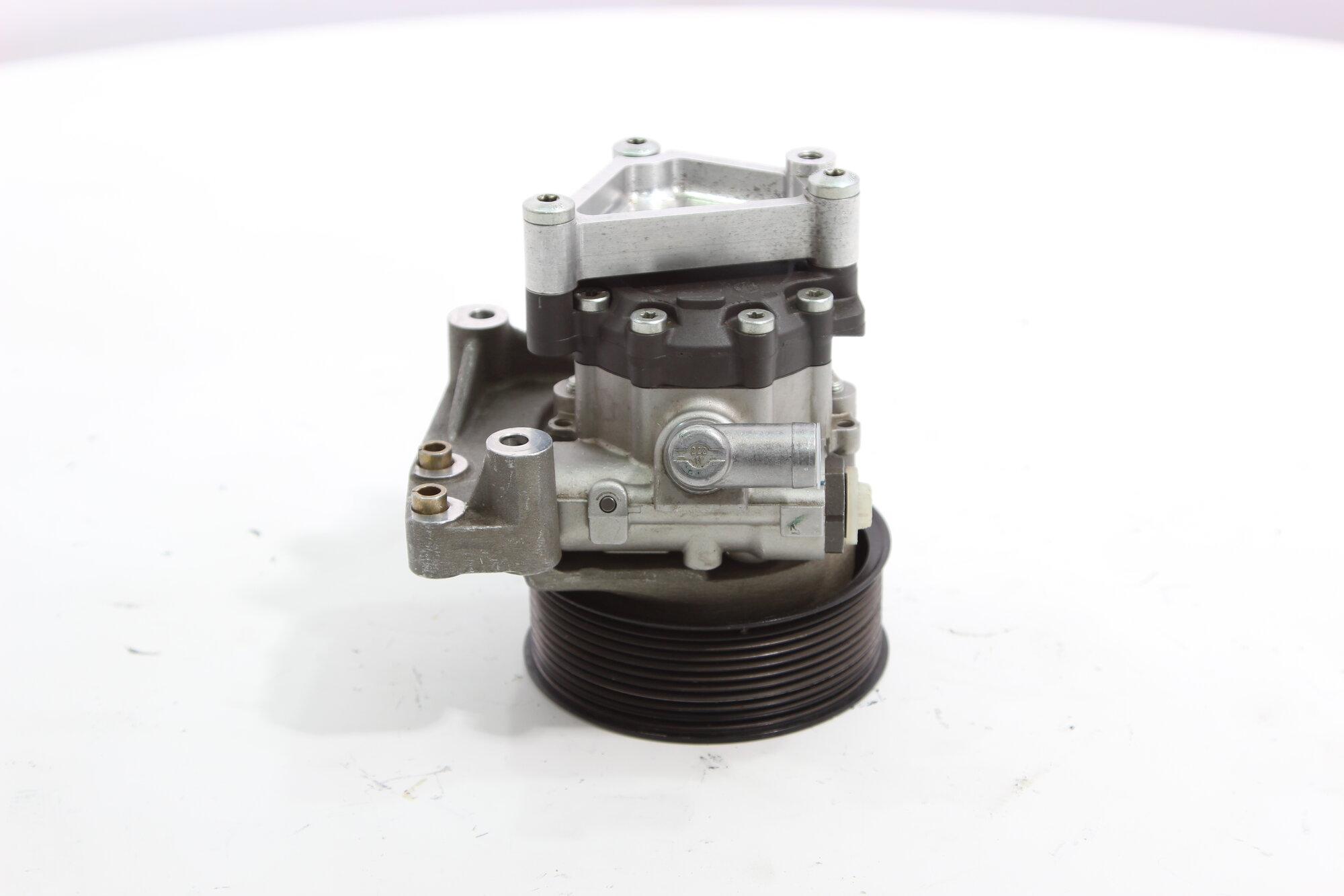 Насос гидроусилителя руля ГУР Mercedes-Benz W240, MAYBACH 57/62