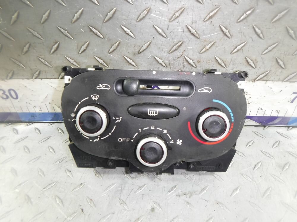 Блок управления отопителем Peugeot 206 1068901