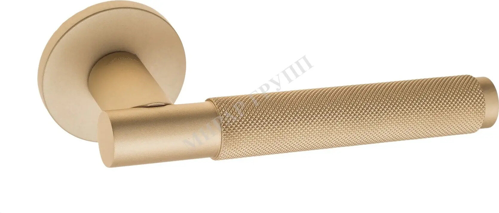 Дверная ручка Fratelli "UNA X" 7 FS на круглой розетке матовая латунь