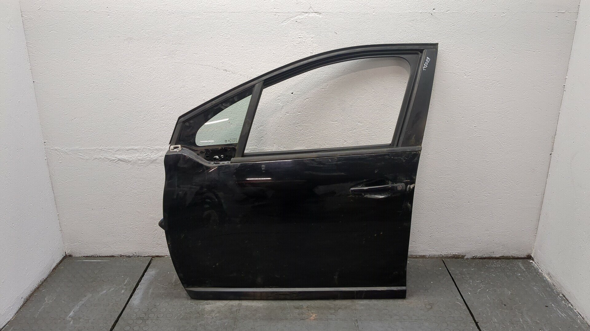 Дверь боковая (легковая) левая передняя Peugeot 2008 Б/У