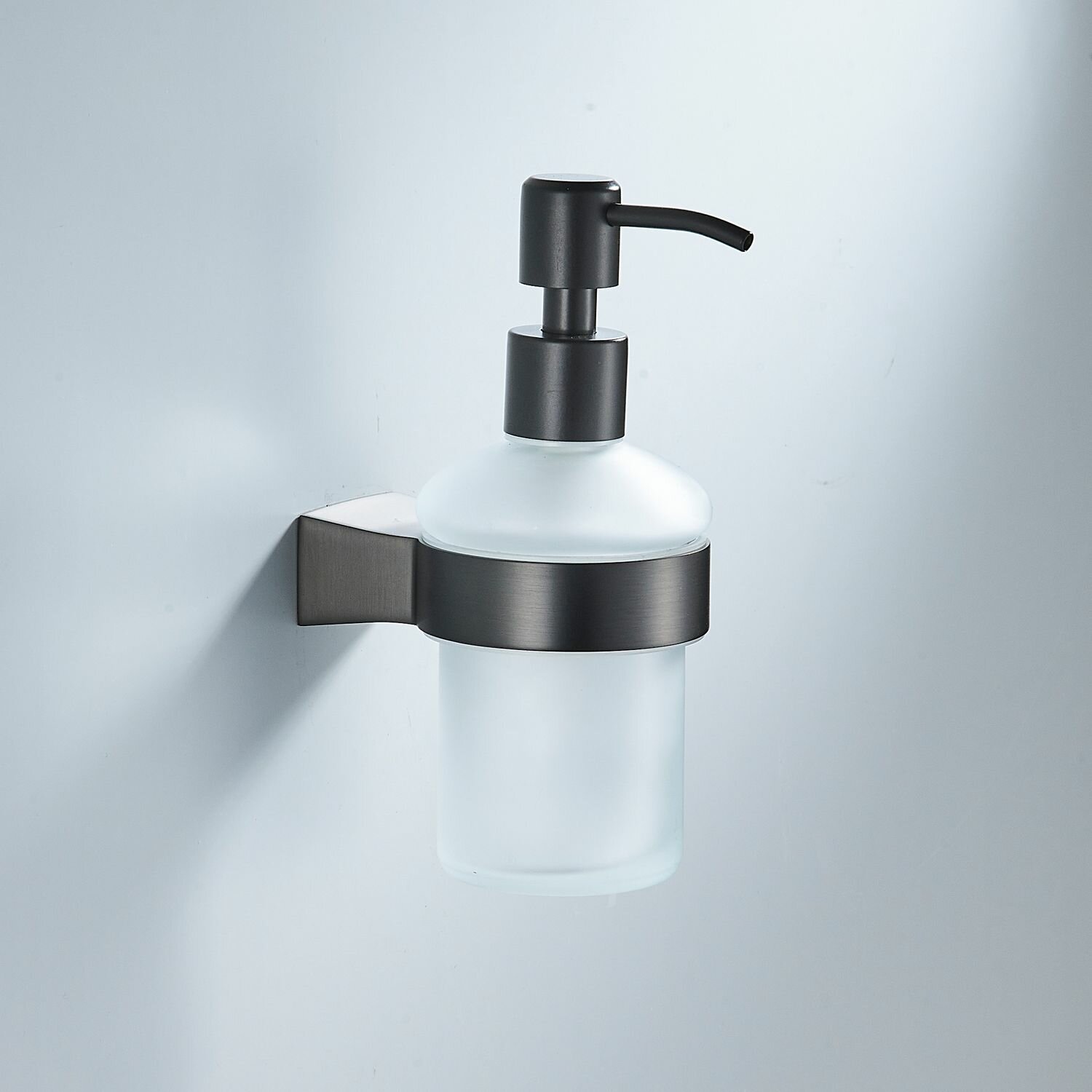 Дозатор для жидкого мыла механический BELZ