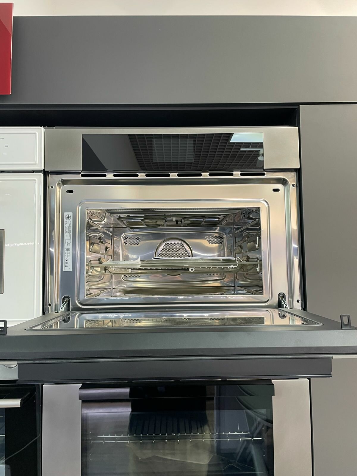 Встраиваемый духовой шкаф с СВЧ Bertazzoni F457MODMWTZ