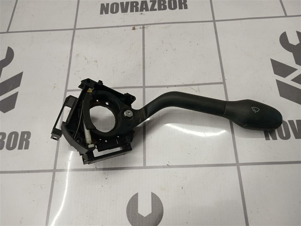 Переключатель стеклоочистителей VW Golf 3 Vento 91-97