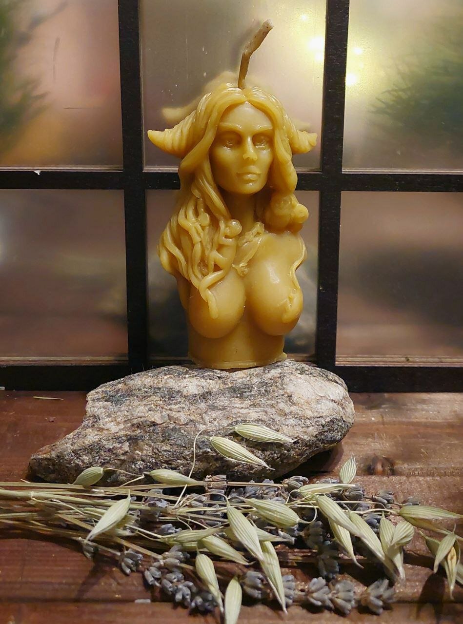 Свеча королева природы